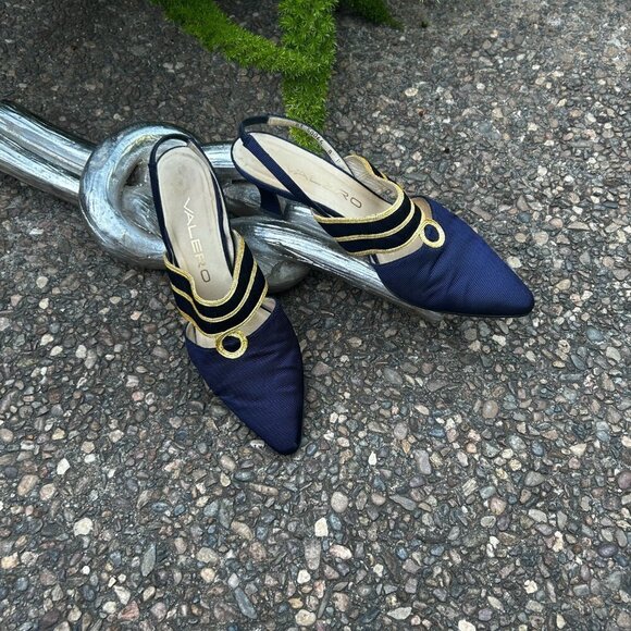Valero | Shoes | Valero Vintage 9s Navy Blue With Gold Braiding ...